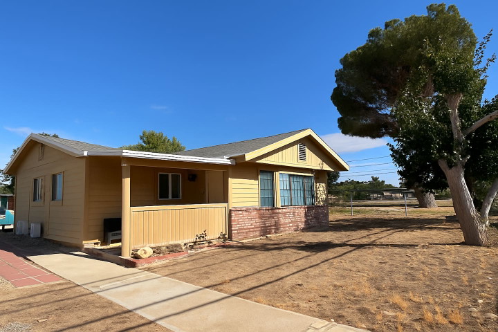 Entire Newly Remodeled Home With Huge Parking - Lancaster, CA