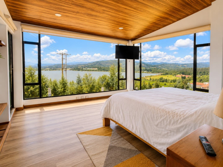 Beautiful Paipa Cabin, Lake View - Paipa