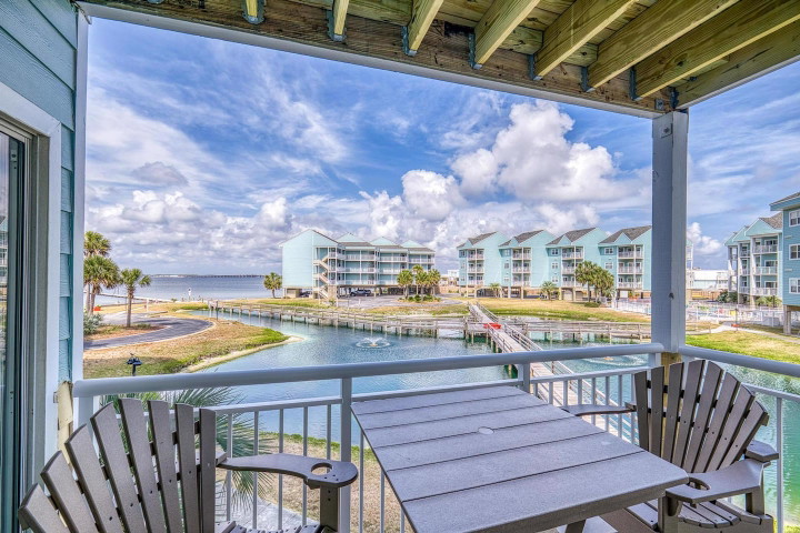 Steps To The Water With Bay Views - Bwc4 - Pensacola Beach, FL