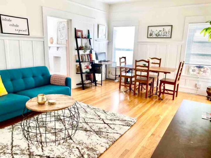 Spacious & Sunny Apt W/ A Garden And Work Station - Oakland, CA