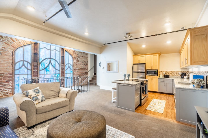 Downtown Provo Luxury Bell Tower Apartment - Provo, UT