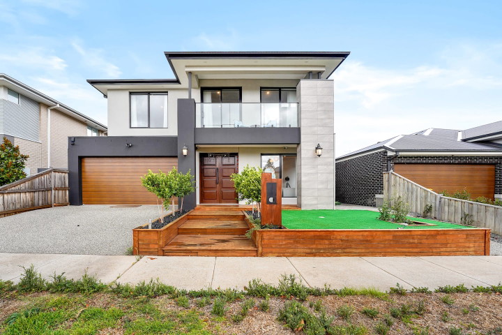 Family Extravagance - Upper Point Cook Dream Home! - Point Cook