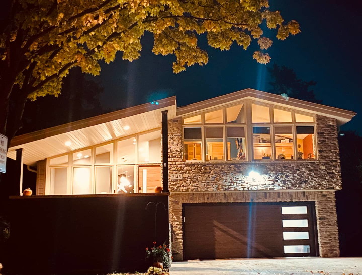 Luxury Mid-century Modern Near Camp Randall - Middleton, WI