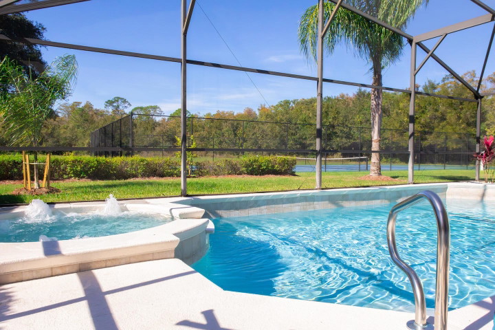 Fun Packed 5 Bedroom Villa, Pool/spa & Game Room - Kissimmee, FL