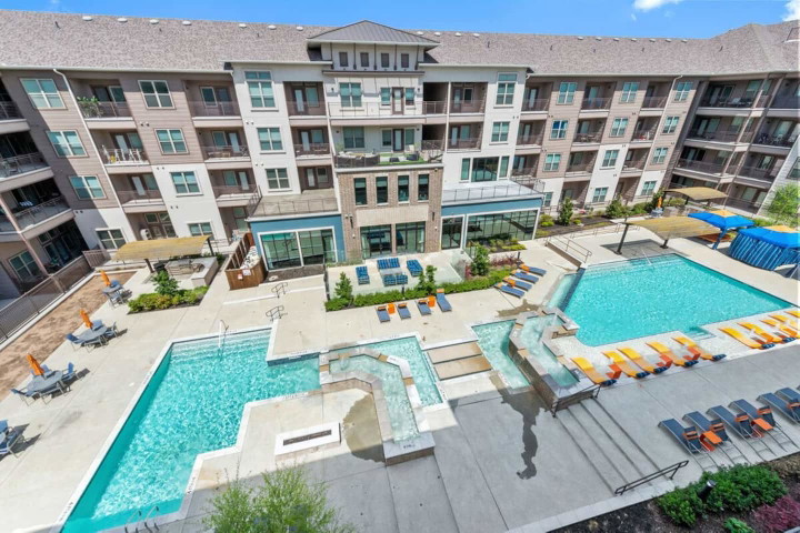 Alma Hub, Infinity Pool, Pets Welcome! - Allen, TX