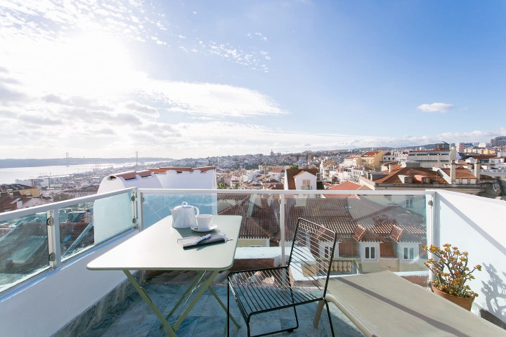Bairro Alto @ Your Feet - Lisbon