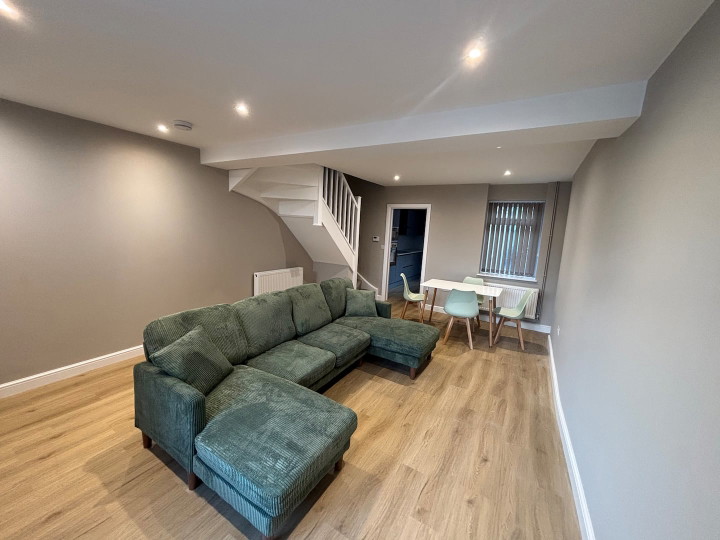 Newly Refurbished 2 Bedroom Home - South Wales