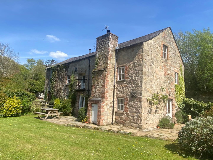 Very Unique Restoration, Amazing Secluded Grounds - Limavady