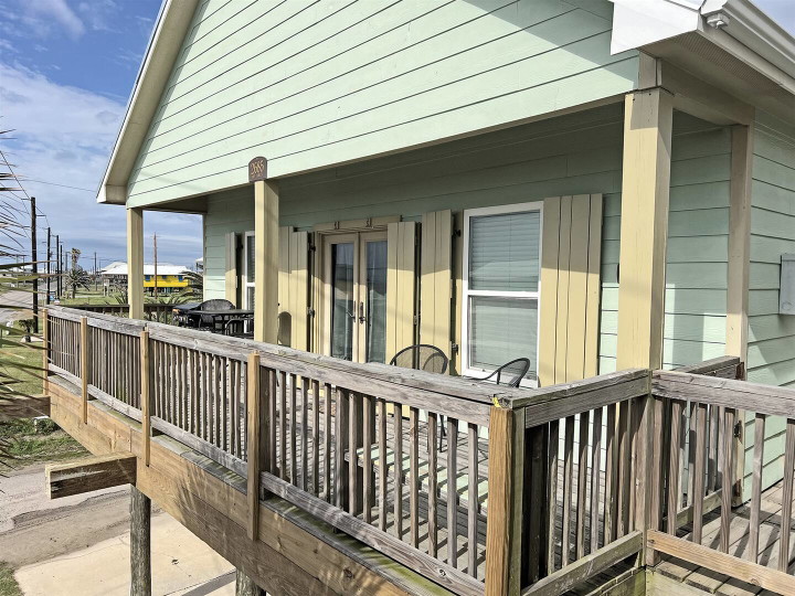 Y-knot Walk To Beach Pet Friendly Gated Deck - Grand Isle, LA