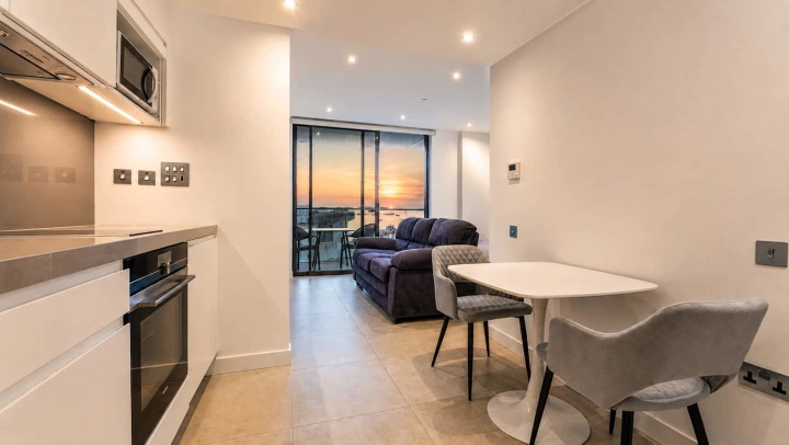 Sky-high Studio With Pool Eurocity - Gibraltar
