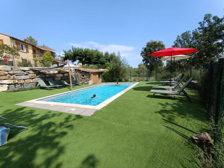 Villa "Farnaïres"
Gîte 3*
12 Pers.piscine Chauffée - Ruoms