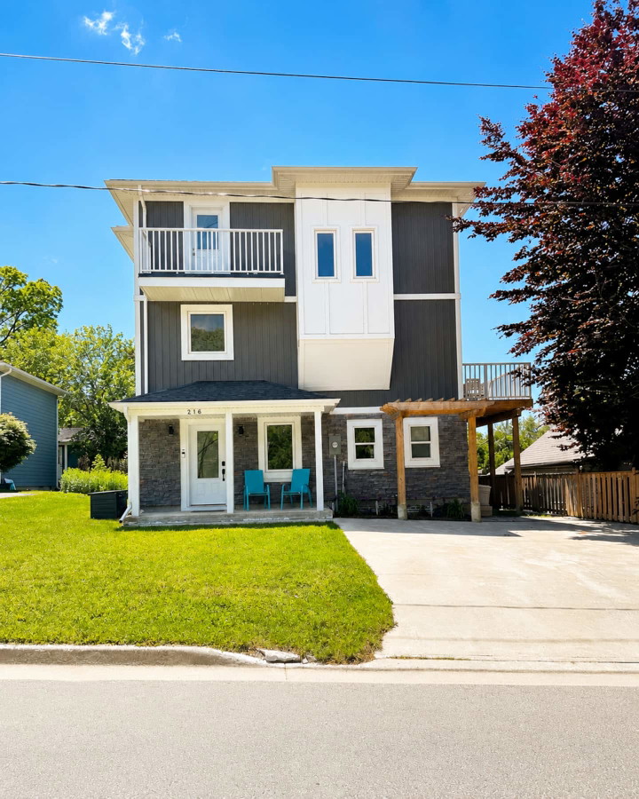 Walk To Main Beach | Sleeps 10 | Fire Pit & Games - Port Elgin