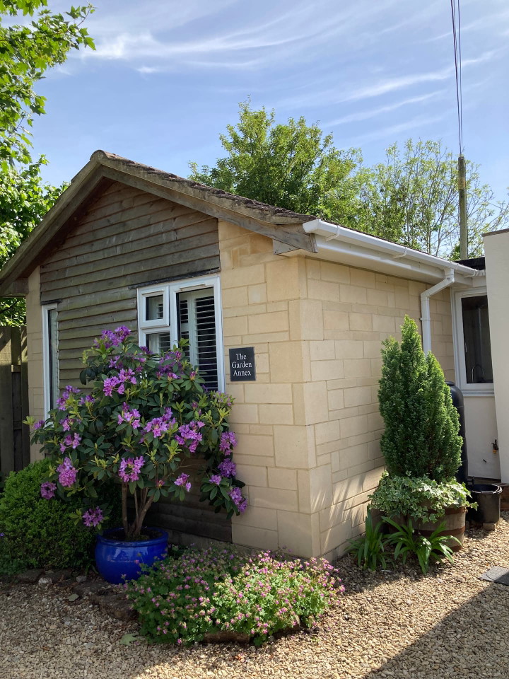Self-contained Garden Annex In Rural Gastard - Chippenham