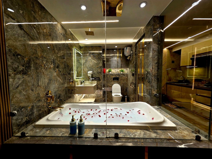 Romantic Luxury Studio With Bathtub - Calcuta, WB, India