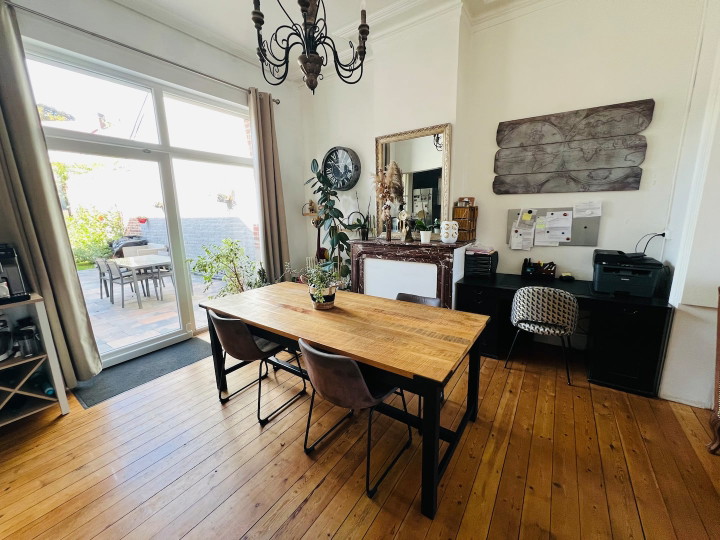 Parquets Et Moulure Maison 5 Chambres · 167 M² - Norte
