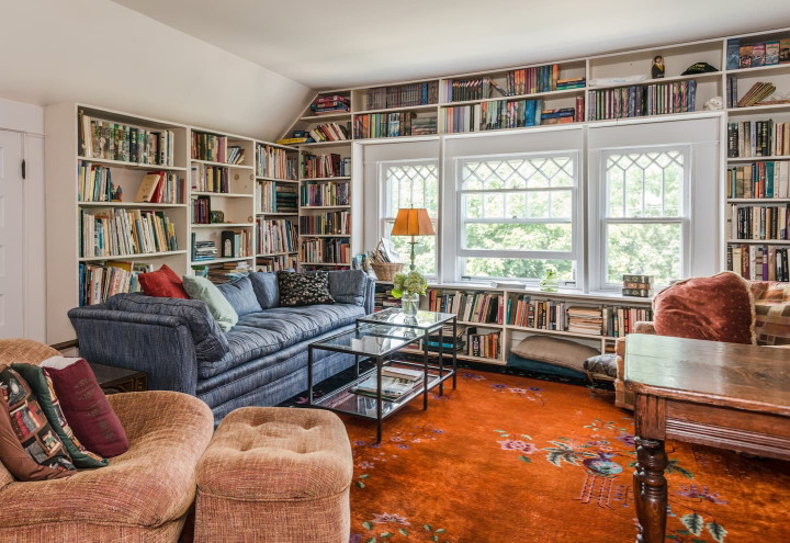 On The Park: 3 Rm Apt. W/kit. In Historic House - New Haven, CT