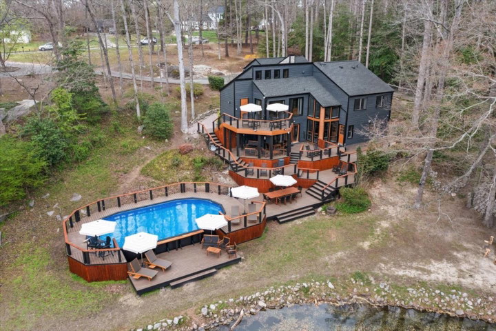 Luxury Oasis/pool/ Boat/pond/river/sleeps 16 - Raleigh, NC