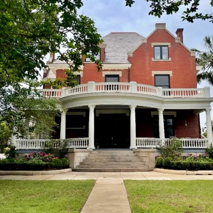Jp Illges Woodruff Main House-uptown Historic Home - Columbus, GA