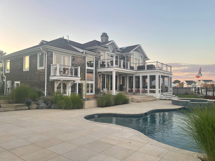 Spectacular Montauk Beach House In Massapequa, Li - Massapequa, NY