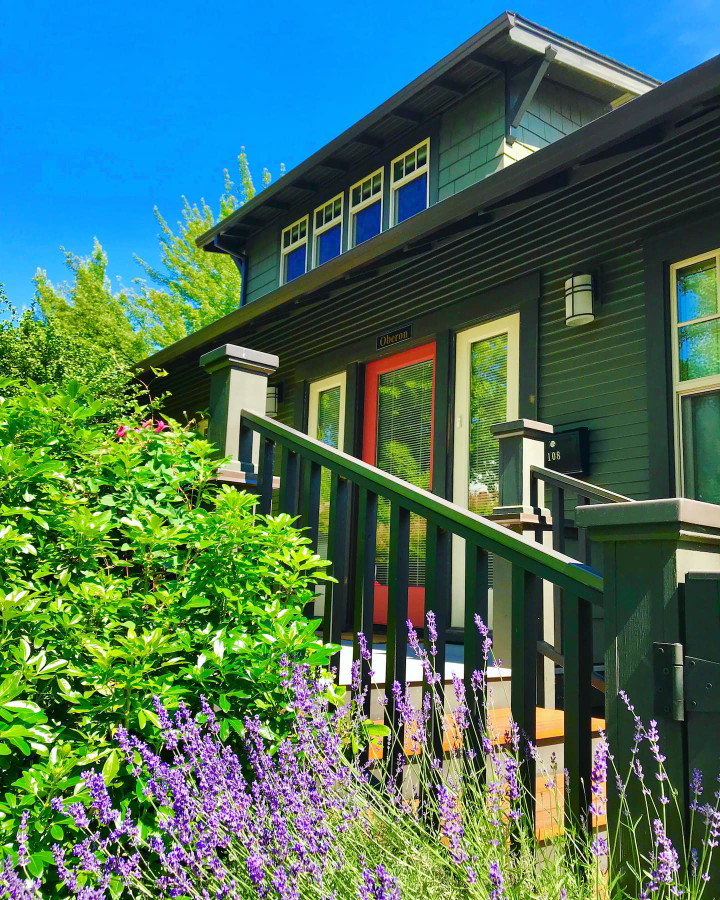 Titania - Second Spring Property 1-3 Bedroom Luxury Rentals In Downtown Ashland - Ashland, OR
