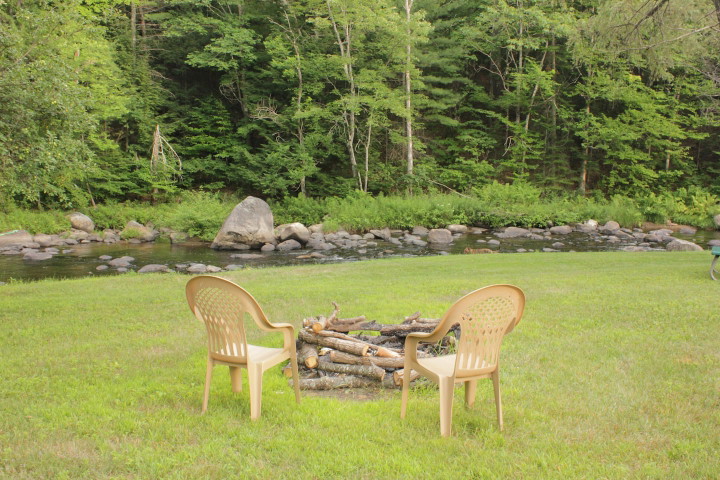 A Cozy Creekside Getaway Minutes From Gore Mtn. - Adirondack Mountains