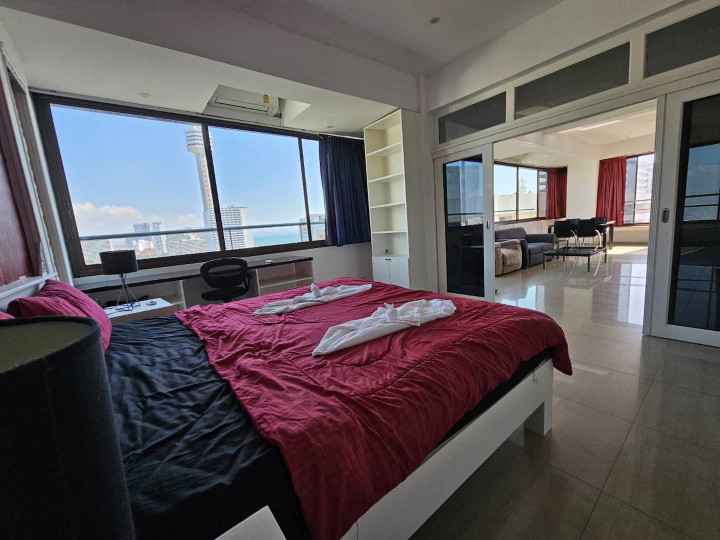Exquisite Oceanview Retreat: Luxe 90m2 Vip Suite - Jomtien