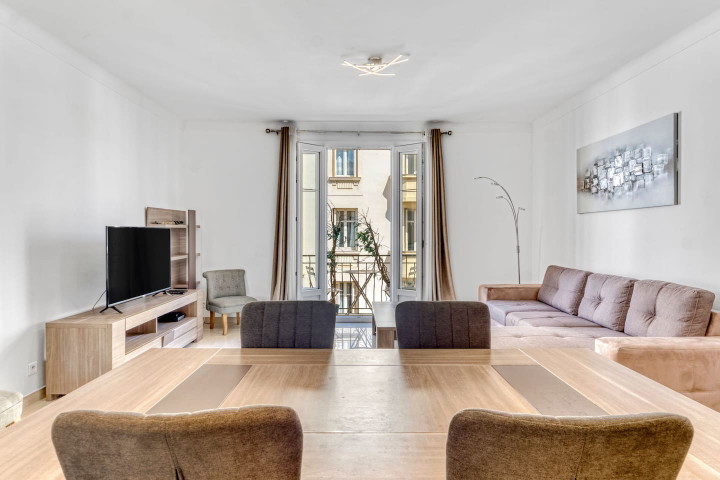 Spacious 2 Bed / 5 Min From The Palais / Quiet / Balcony - Cannes