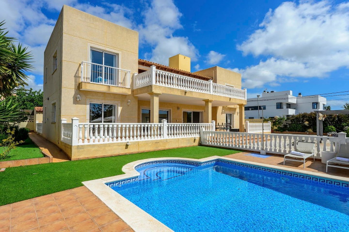 Villa Next To Playa Bossa - Ibiza