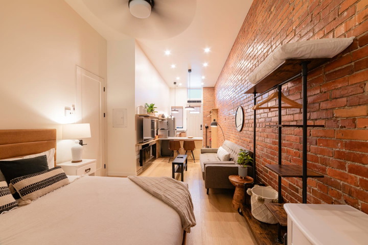 Stylish Downtown Apartment In Grand Forks, Bc - Grand Forks