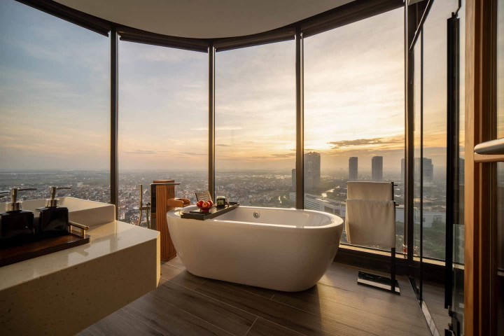 Family Suite | Sunset View | Landmark 1| Workspace - Vietnam