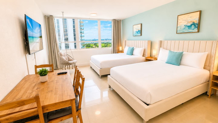Bay-view Studio | 2 Queens + Free Valet - Miami Beach, FL