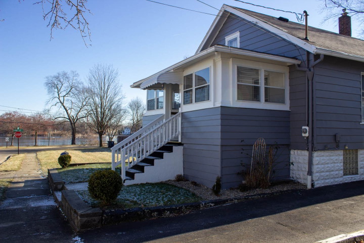 Lil' Lake House - Dog And Family Friendly, 2 Br - Akron, OH