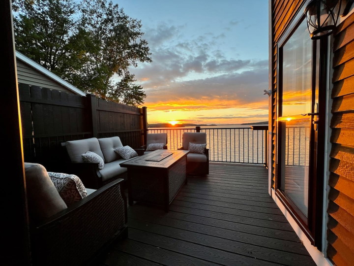Stunning Beach Home, W/ Many Extras! - Colchester, VT