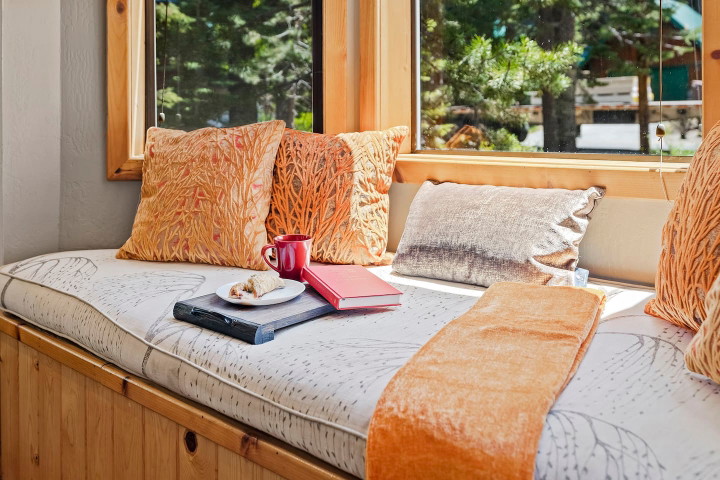 Family Retreat | Hot Tub, Games, Rec Center Access - Truckee, CA