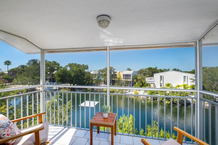 Overlooking Saltwater Lagoon Free Kayaks Renovated - Key Largo, FL