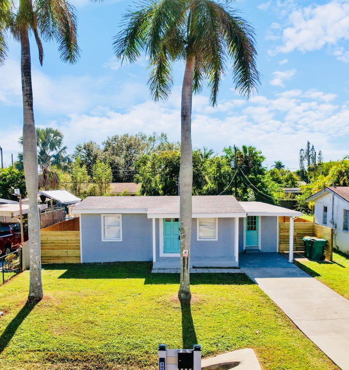 House /Pool/hot Tub/3 Bedrooms - Naples, FL
