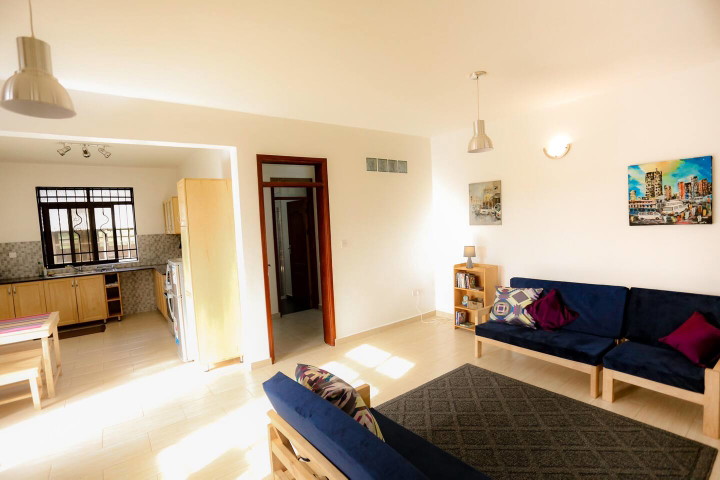 Akua 3: Modern, Light & Airy Apartment, Free Wi-fi - Uganda
