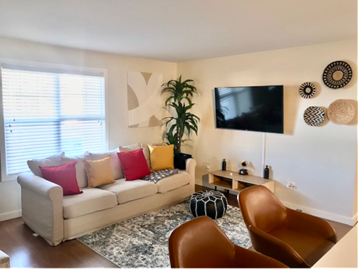 Magnolia Mews: Comfort & Style. Pool+hot Tub+gym - Saskatoon