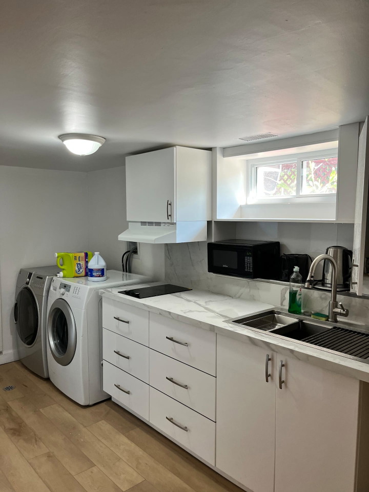 Spacious 2br Basement-west End - Kingston
