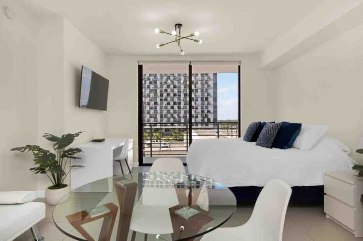 Modern & Cozy Studio  | Resort-style Amenities - Doral, FL