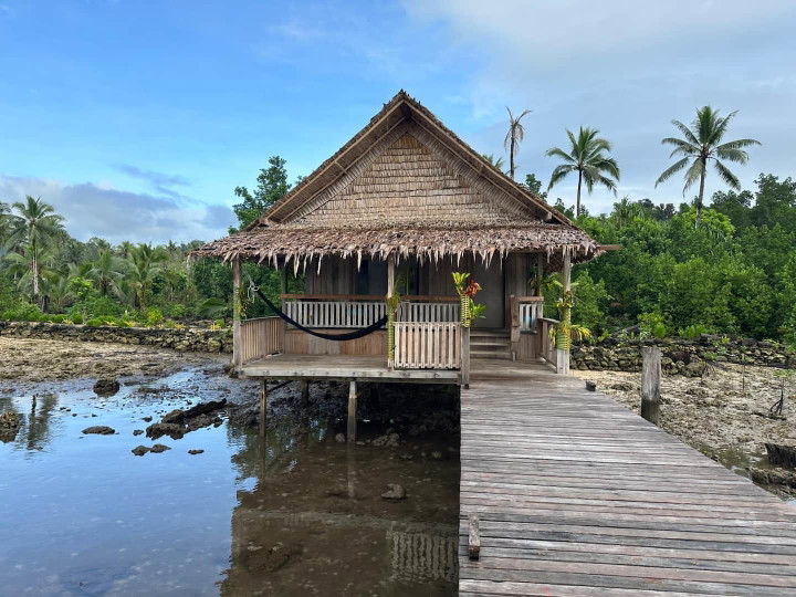 Water Bungalow Pepele Lodge Marovoo Lagoon - Solomon Islands