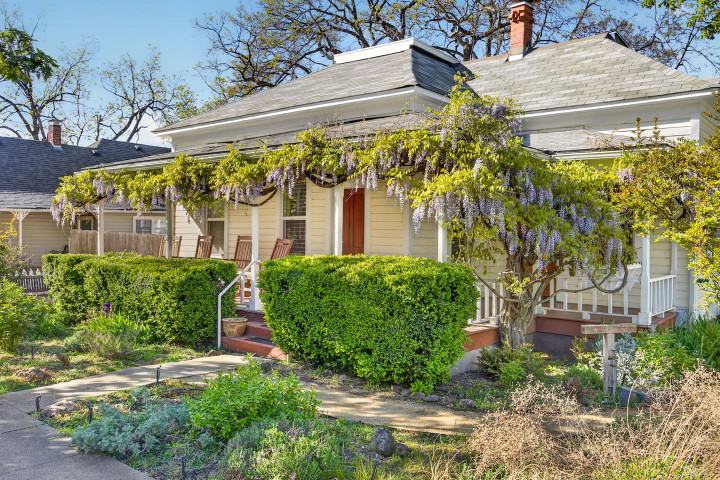 Whimsy On B | 2br + Studio Near Osf - Ashland, OR