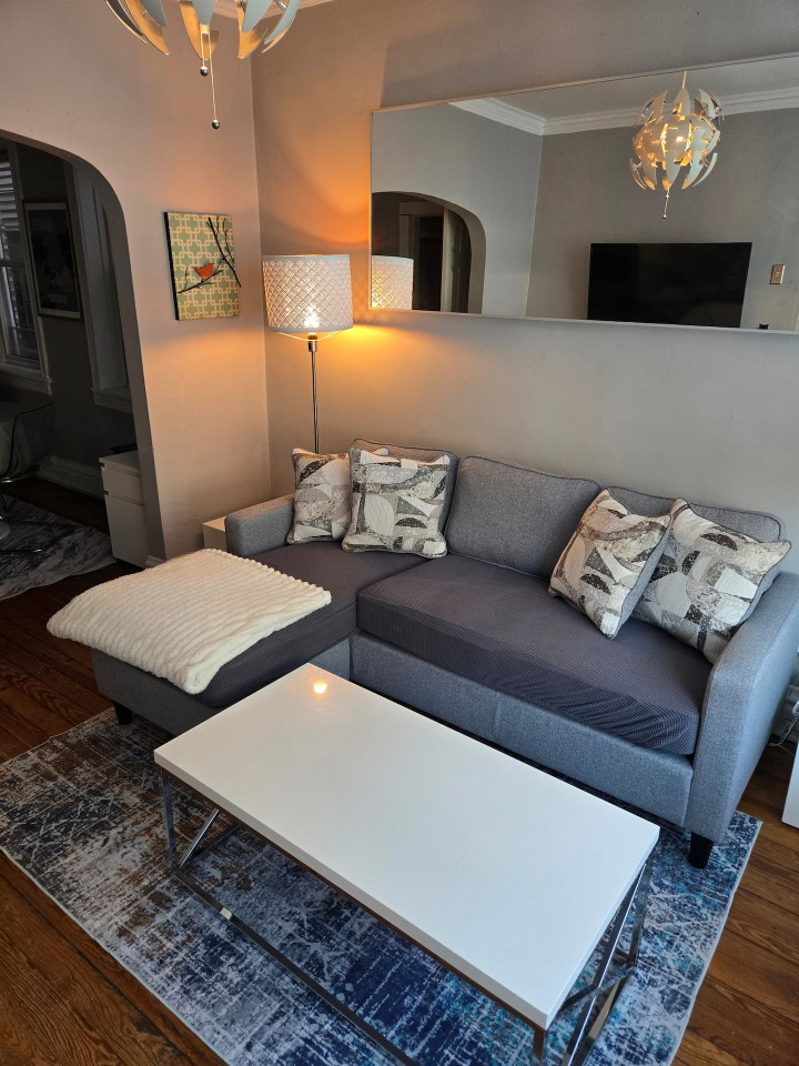 Location! Parking, Laundry-close To Everything - Chicago, IL