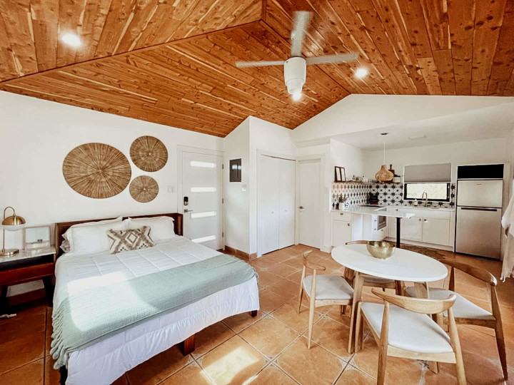 Adorable Boho-style Beach Villa - Cayman Islands