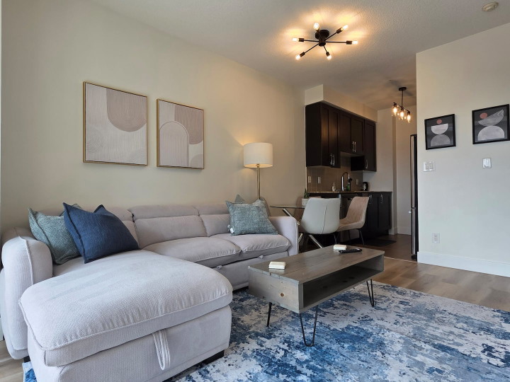 Charming 1 Br Condo Steps To Square One! - Mississauga