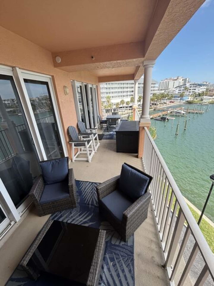 400 Harborview Condo Steps From Clearwater Beach - Dunedin, FL