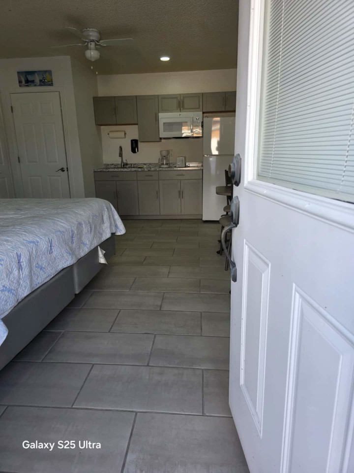 Breezes Suite. - Spring Hill, FL