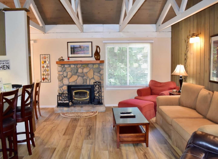 Seasons 4 Cozy 1 Br/loft With Locker - Mammoth Lakes
