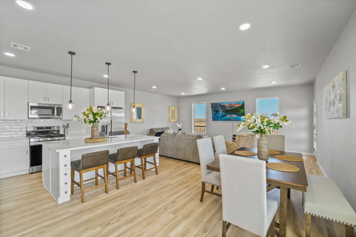 Your Luxurious Home Away From Home! - Garden City, KS