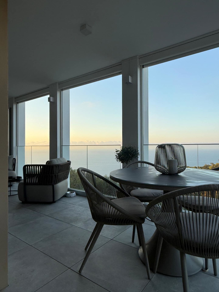 2-bedroom With Superb Ocean View - 埃茲